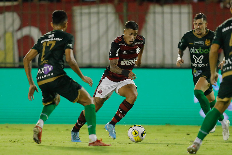 Lateral do Flamengo tem lesão grave confirmada e ficará até dois meses fora Lateral do Flamengo tem lesão grave confirmada e ficará até dois meses fora